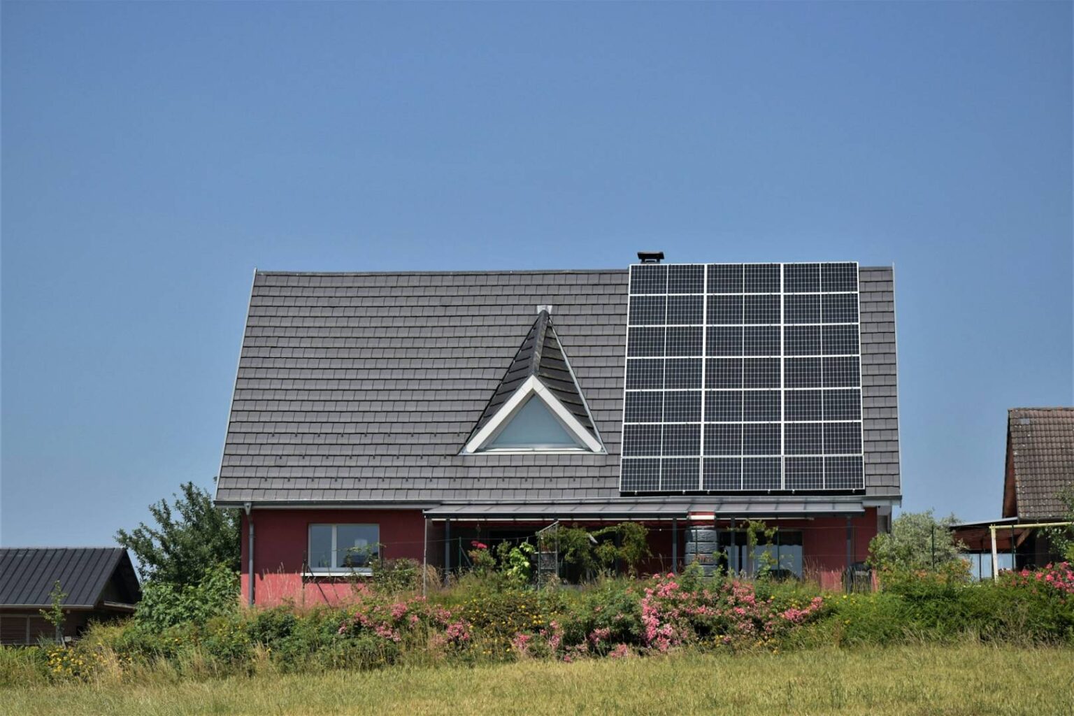 Panouri Fotovoltaice: Ghid Complet pentru Instalare și Utilizare ...