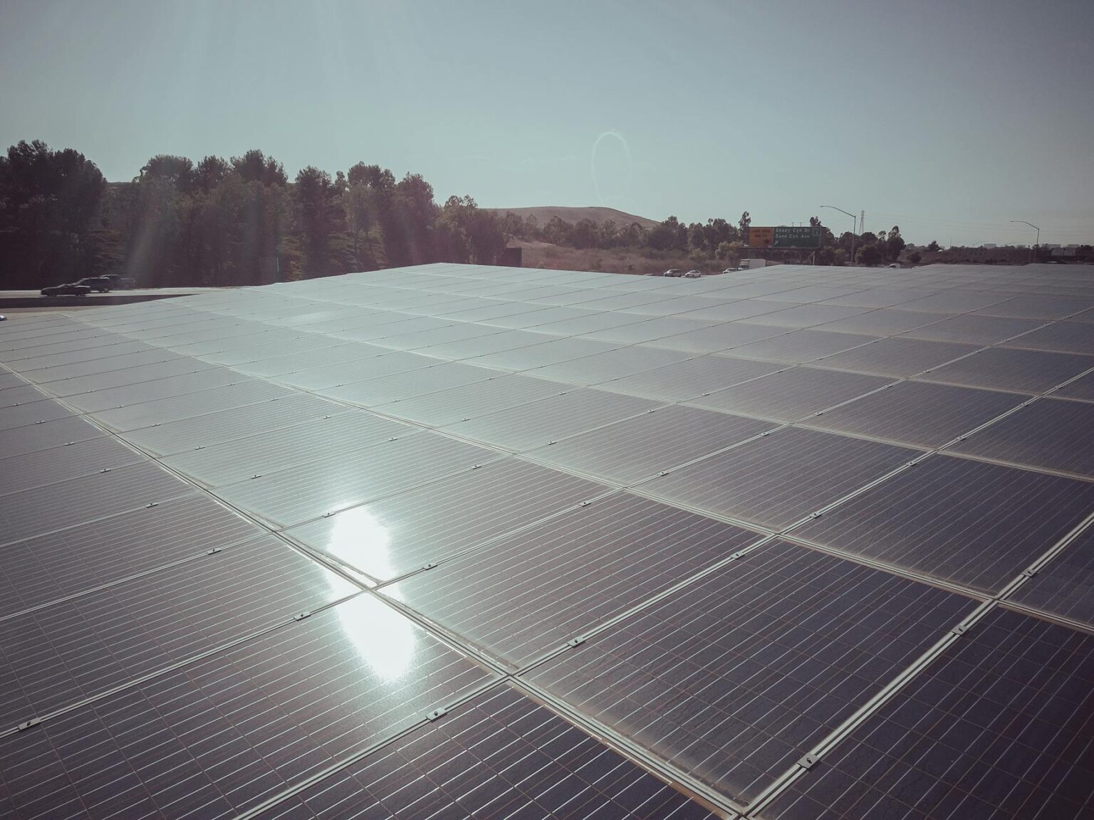 Ghid legal pentru instalarea panourilor fotovoltaice în România ...